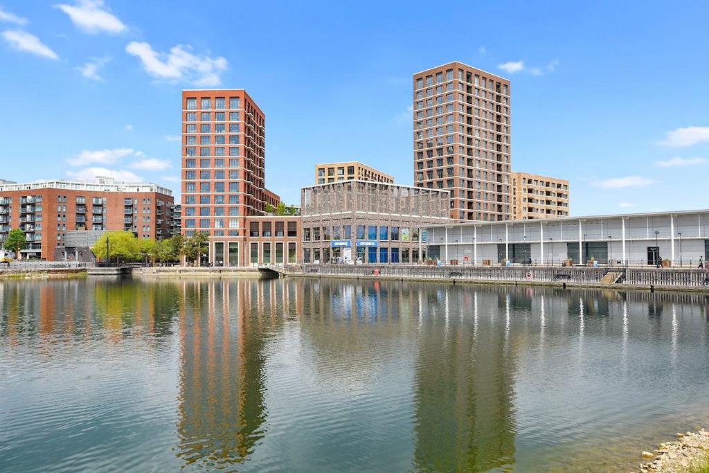 at Folio London, Flat 24, 5... 2 bed apartment - £2,725 pcm (£629 pw)