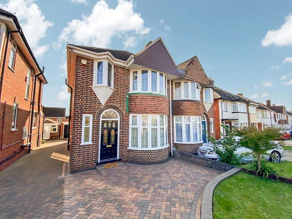 Daventry Road, Coventry CV3 3 bed detached house - £1,300 pcm (£300 pw)
