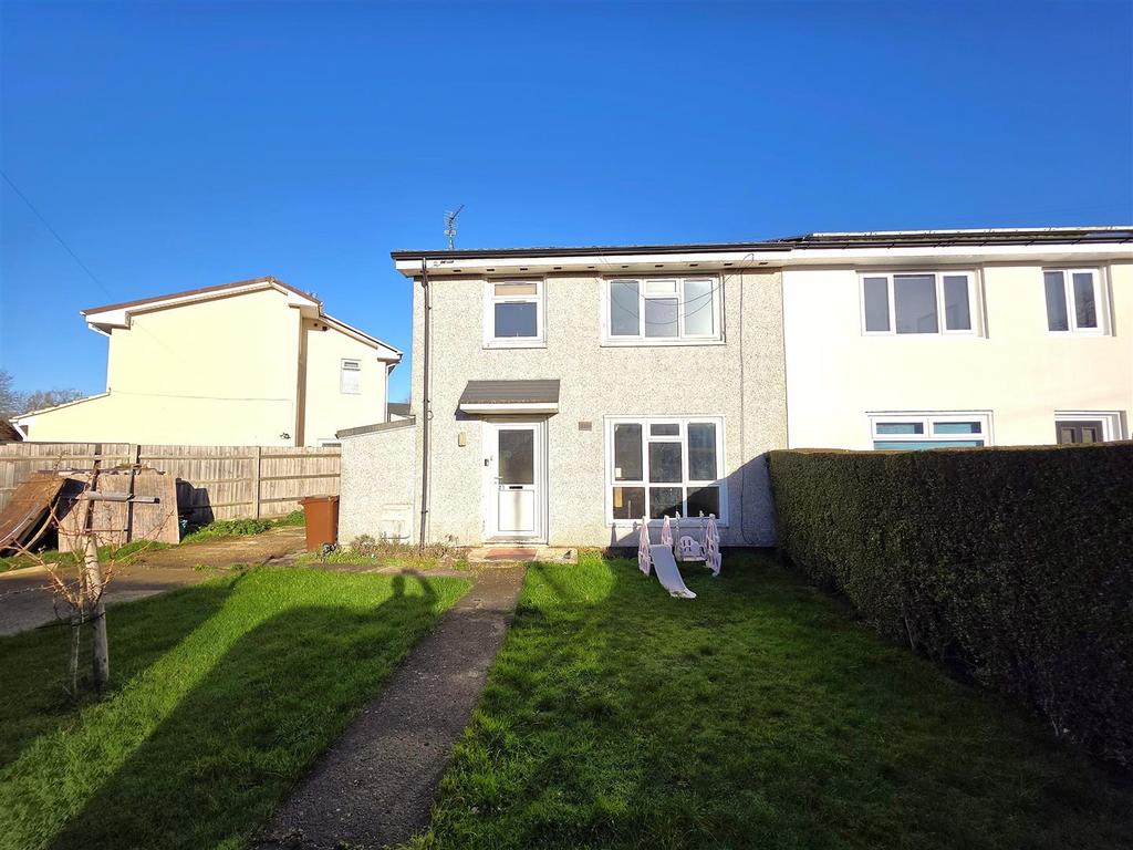 Wharfedale Road, Corby NN17 3 bed semi-detached house for sale - £170,000
