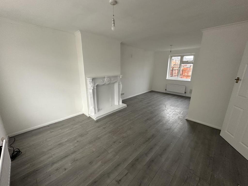 Cedar Walk, Hartlepool 3 bed terraced house - £600 pcm (£138 pw)