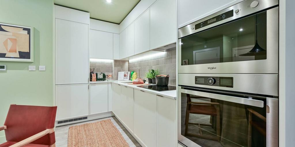 Montfichet Road, Stratford, London, E20 2 bed flat - £3,079 pcm (£711 pw)