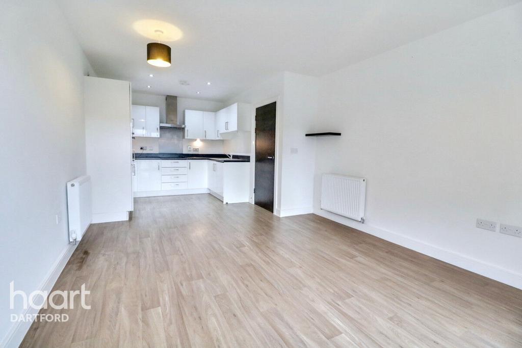 James Smith Court, Dartford 2 bed apartment - £315,000