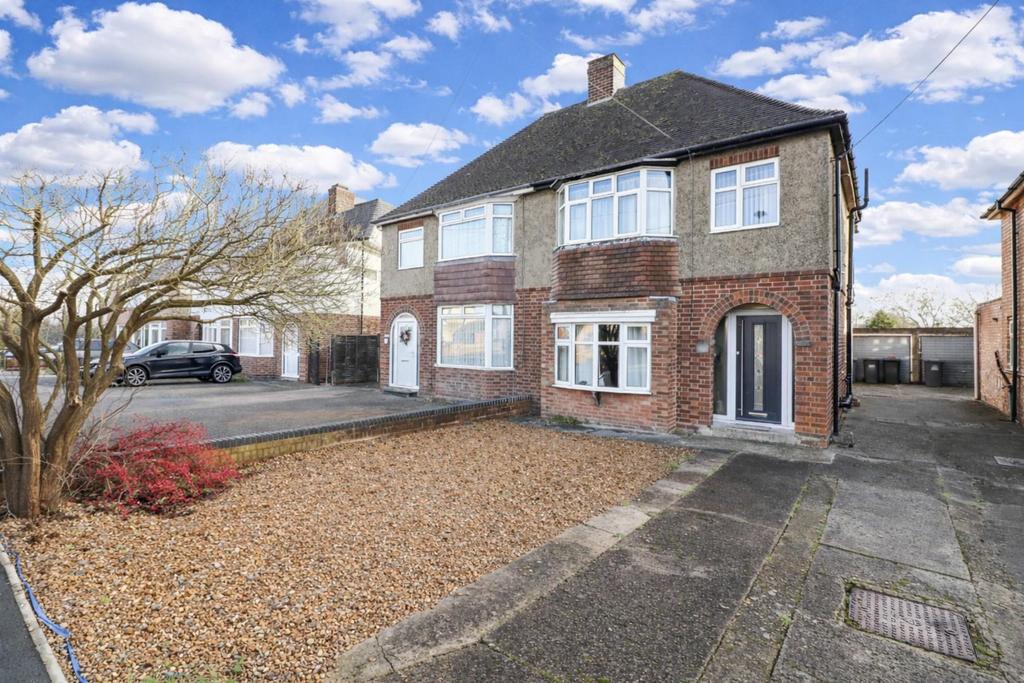 Rushden Road, Wymington NN10 3 bed semi-detached house - £325,000