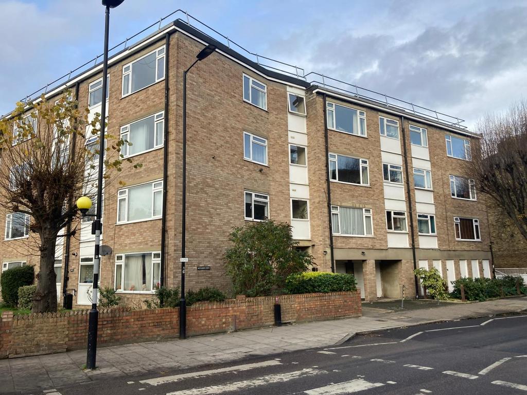 Derbin Court Queens Drive N4 1 bed flat - £1,600 pcm (£369 pw)