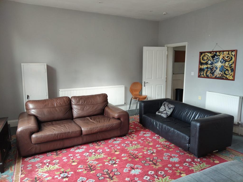 Broad Street, Wolverhampton WV1 3 bed maisonette to rent - £1,100 pcm ...