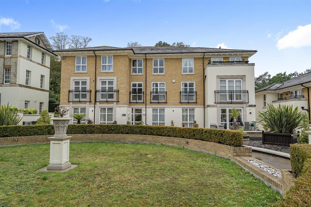 St. Vincents Lane, Mill Hill, NW7 3 bed apartment - £4,000 pcm (£923 pw)