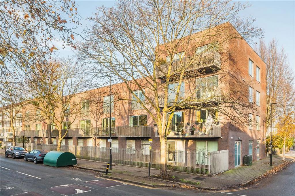 Holland Grove, London SW9 2 bed flat - £549,950