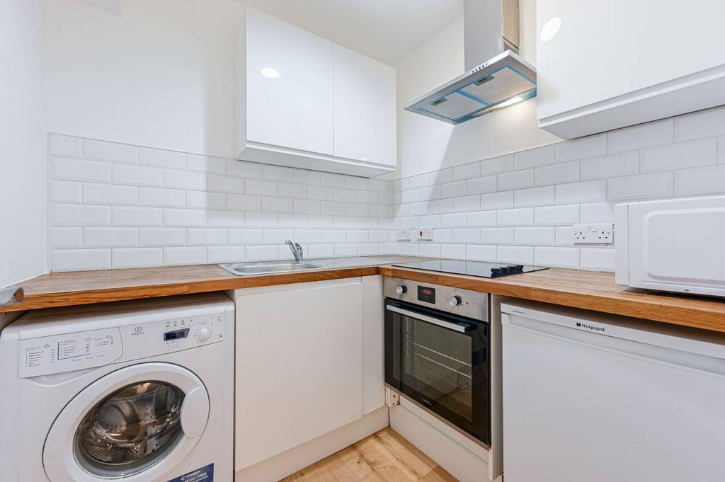 Philbeach Gardens, Earls Court... 1 bed flat - £2,250 pcm (£519 pw)
