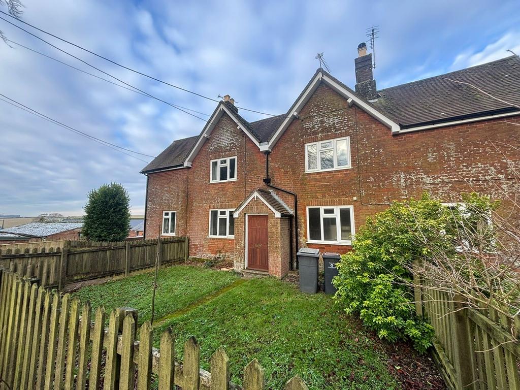 Ashley, Kings Somborne SO20 1 bed flat - £1,100 pcm (£254 pw)
