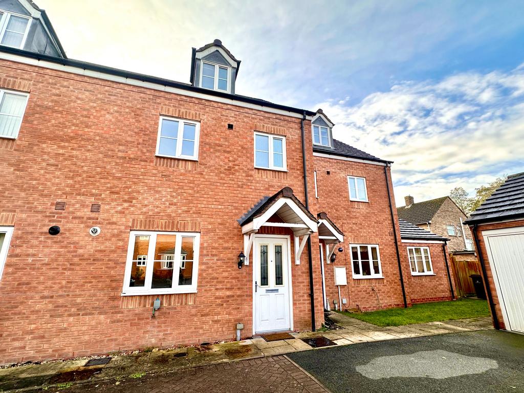 Brightwater Close, Shelton Lock... 4 bed townhouse - £1,200 pcm (£277 pw)
