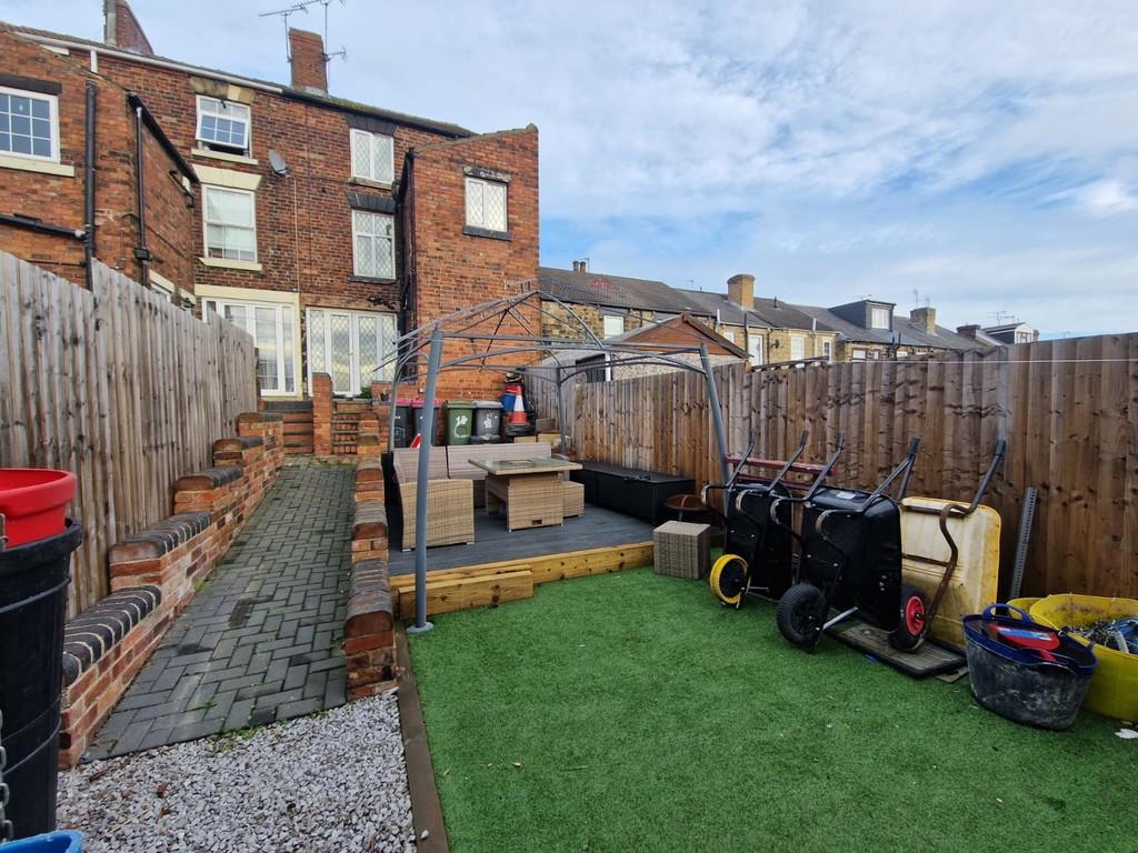 Harold Croft, Greasbrough 2 bed end of terrace house for sale - £130,000