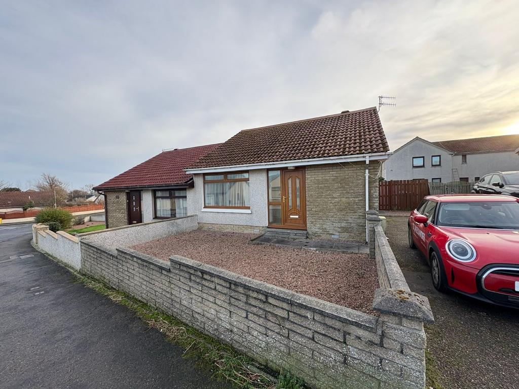 Watson Crescent, Peterhead, AB42 2 bed semi-detached house - £700 pcm ...