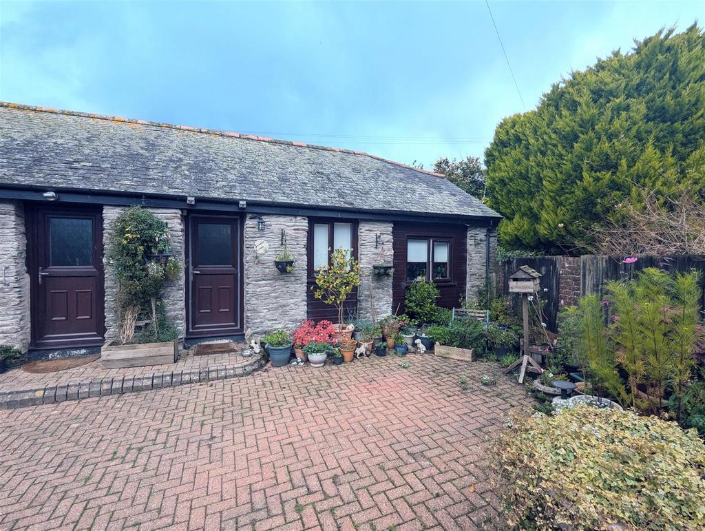 Bratton Fleming 2 bed semi-detached house - £795 pcm (£183 pw)