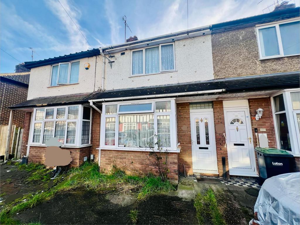 Connaught Road, Luton, Bedfordshire 2 bed terraced house - £210,000