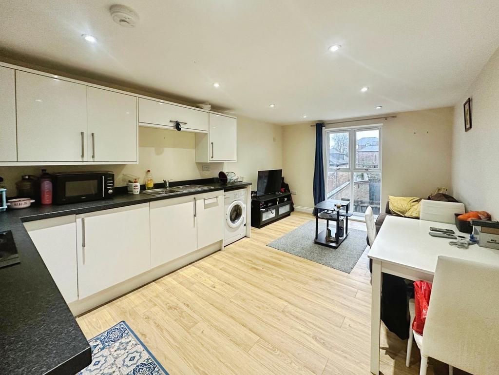 Clifton, North Yorkshire YO30 1 bed apartment - £995 pcm (£230 pw)