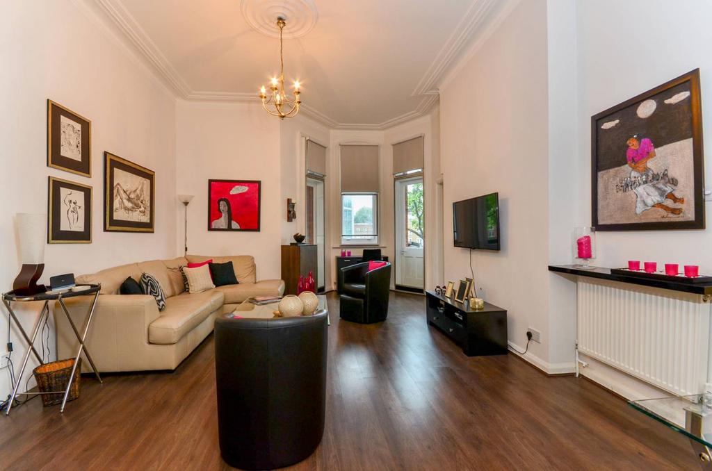 Moscow Mansions, Earls Court, London... 1 bed flat - £2,167 pcm (£500 pw)