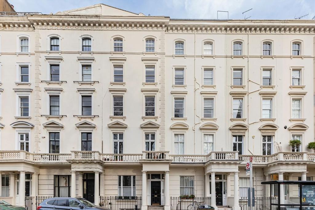 St. Georges Square, London SW1V 1 bed flat - £2,297 pcm (£530 pw)