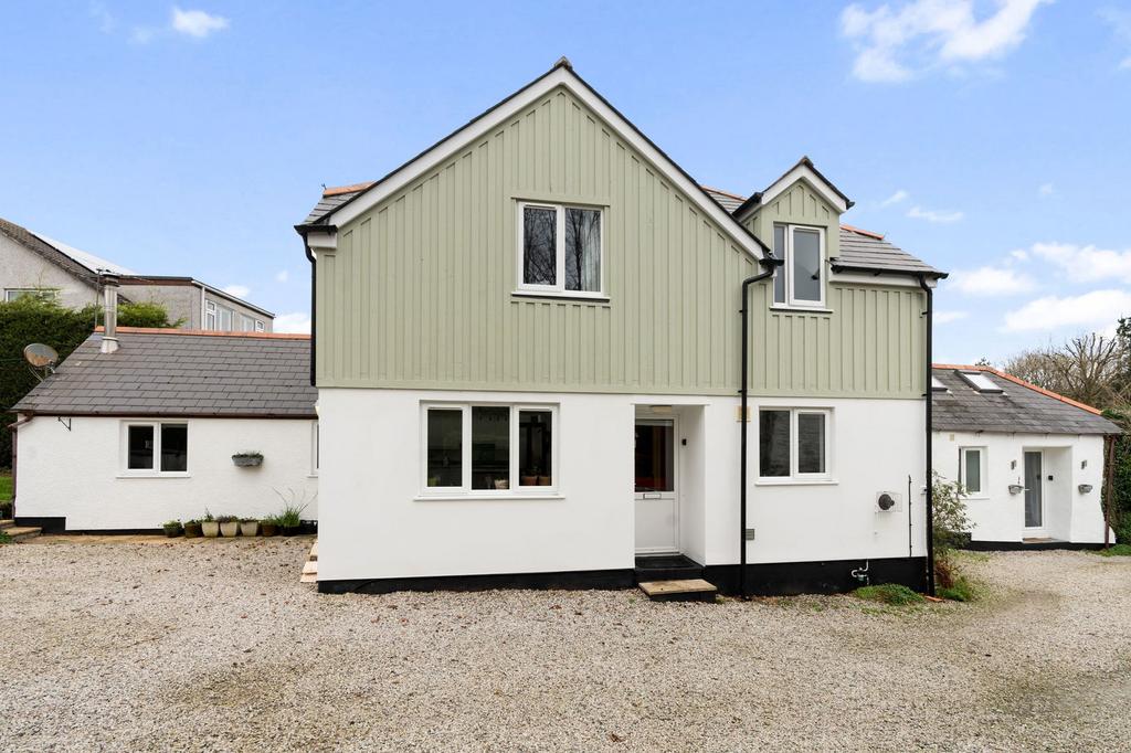 Trenant Vale, Wadebridge PL27 5 bed detached house for sale - £625,000