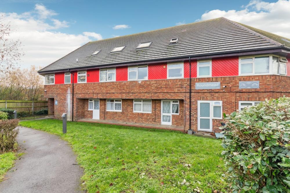 Roundmead, Stevenage SG2 1 bed apartment for sale - £100,000