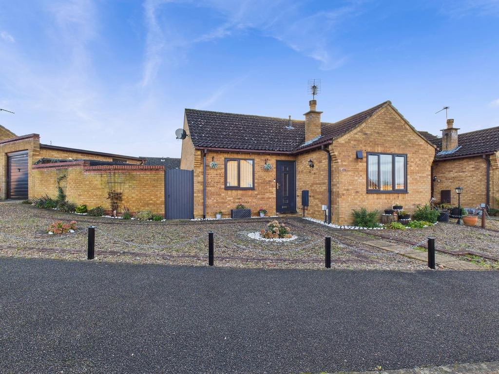 Kew Road, Downham Market PE38 2 bed semi-detached bungalow - £235,000