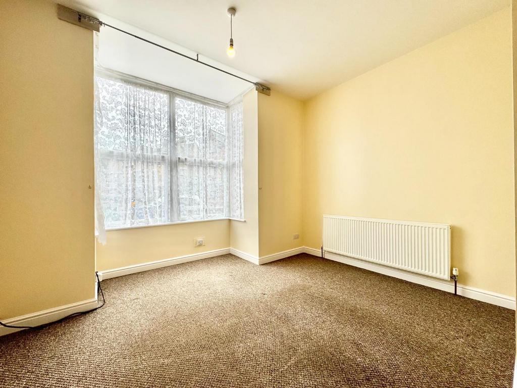 1 Bed Ground Floor Front Flat... 1 bed ground floor flat to rent - £475 ...