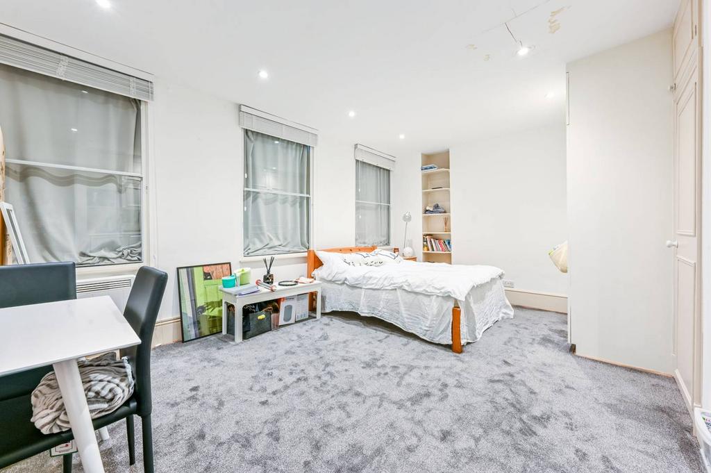 Colebrooke Row, Islington, London, N1 Studio - £1,700 pcm (£392 pw)
