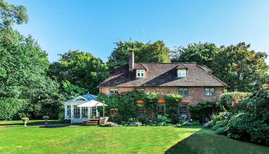 Mark Way, Godalming, Surrey 7 bed detached house - £2,250,000