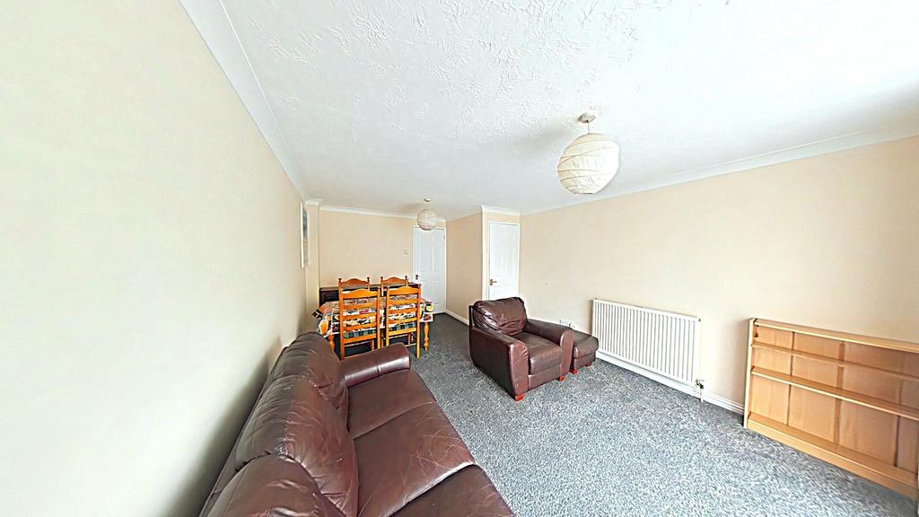 Gisburne Way, Watford WD24 2 bed terraced house - £1,600 pcm (£369 pw)