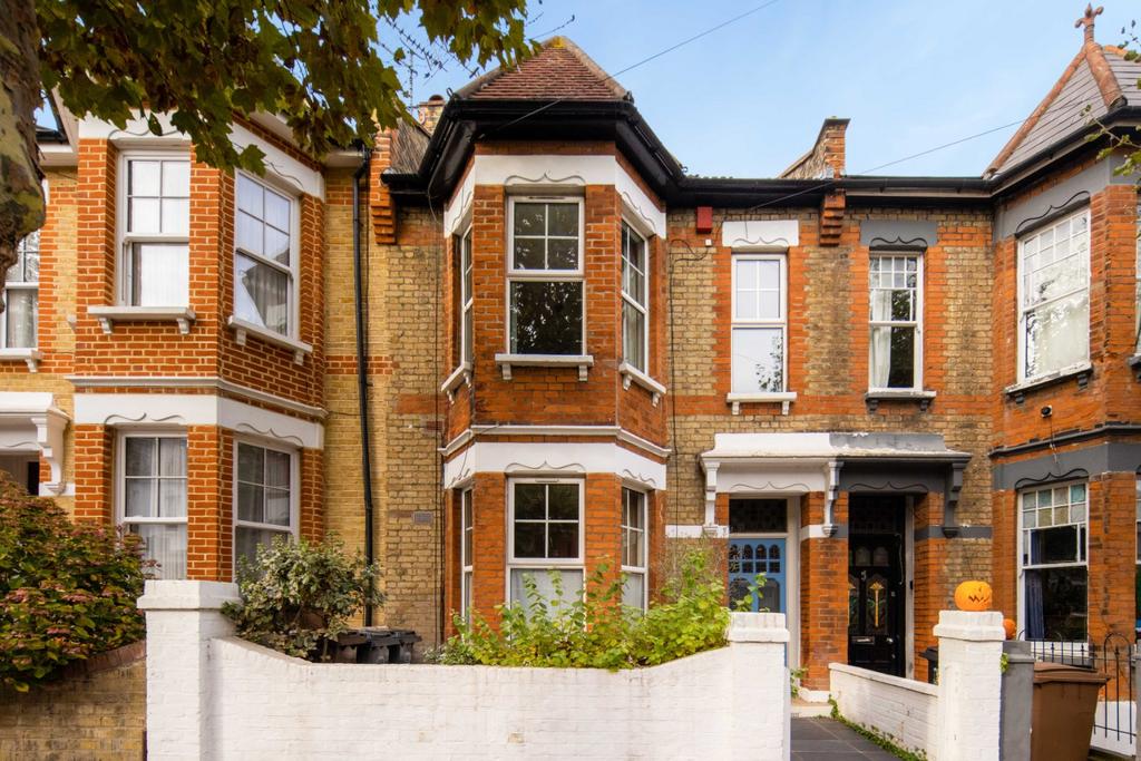 Cotesbach Road, London, E5 2 bed flat for sale - £625,000
