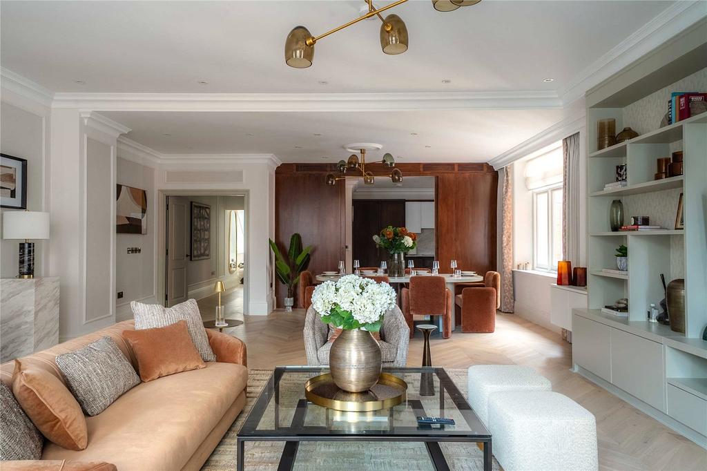 Stratton Street, Mayfair W1J 3 bed apartment - £18,997 pcm (£4,384 pw)