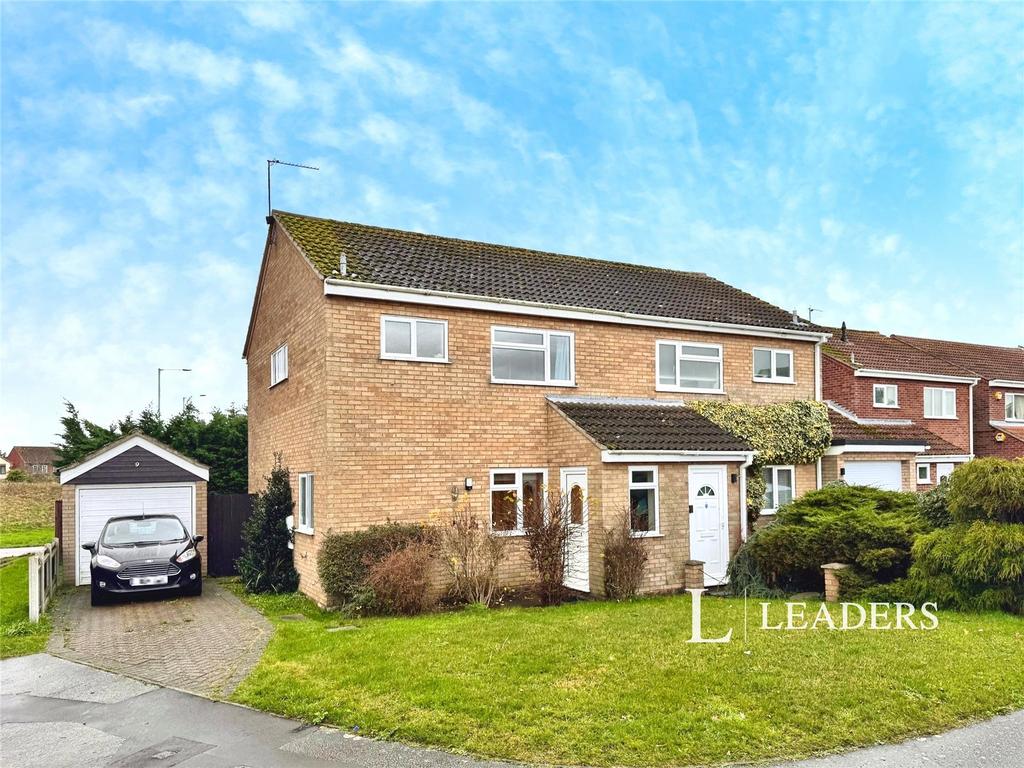 The Graylings, Carlton Colville... 3 bed semi-detached house to rent ...