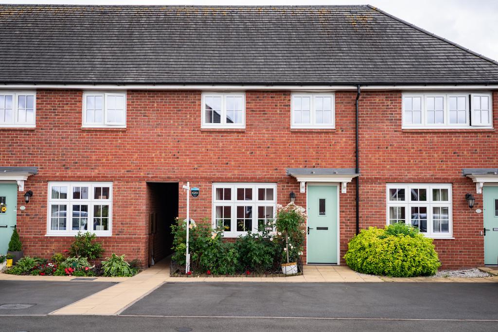 Salt Way, Fradley, Lichfield 3 bed townhouse - £1,200 pcm (£277 pw)