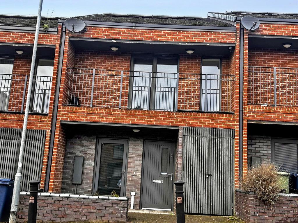 Armstrong Street, Bensham, Gateshead... 3 bed terraced house - £180,000