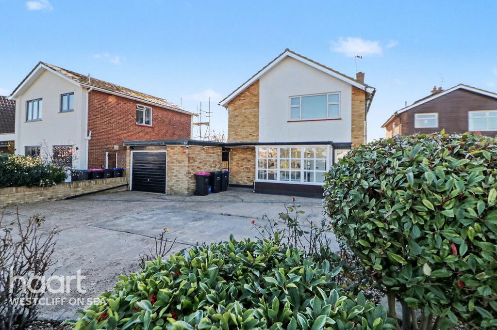 Wyatts Drive, Southend-on-Sea 3 bed detached house for sale - £600,000