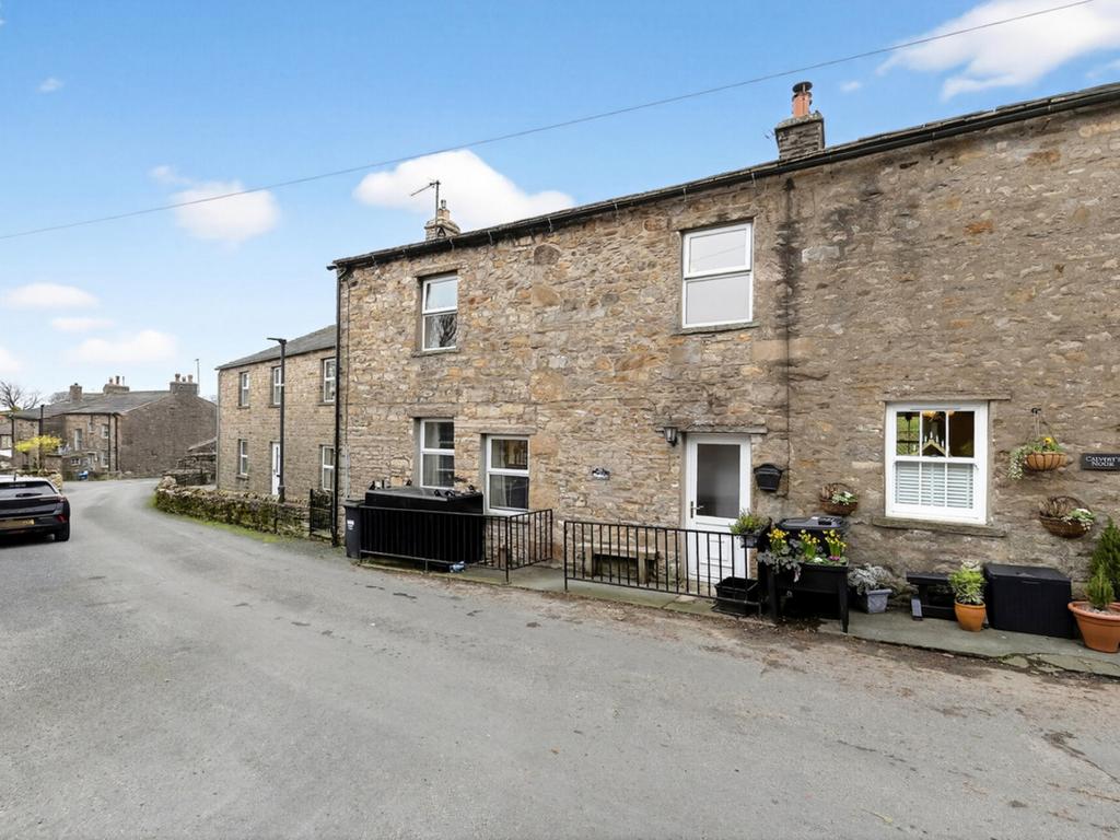 Rowlands, The Gaits, Gayle, DL8 3RU 2 bed cottage for sale - £150,000