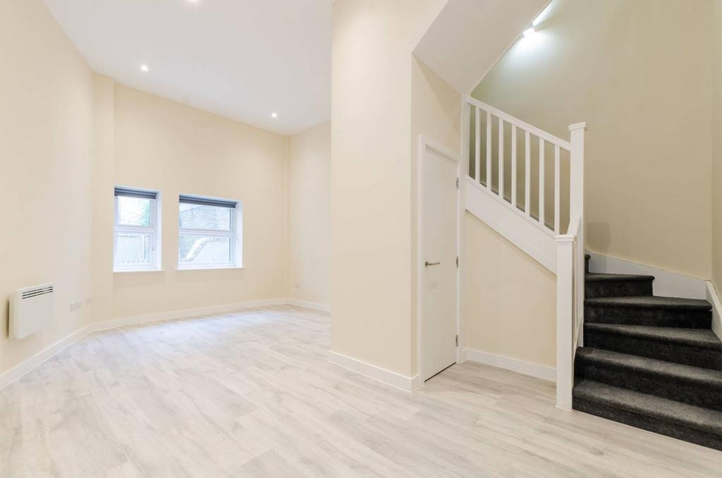 Brixton Road, Brixton, London, SW9 Studio - £1,556 pcm (£359 pw)