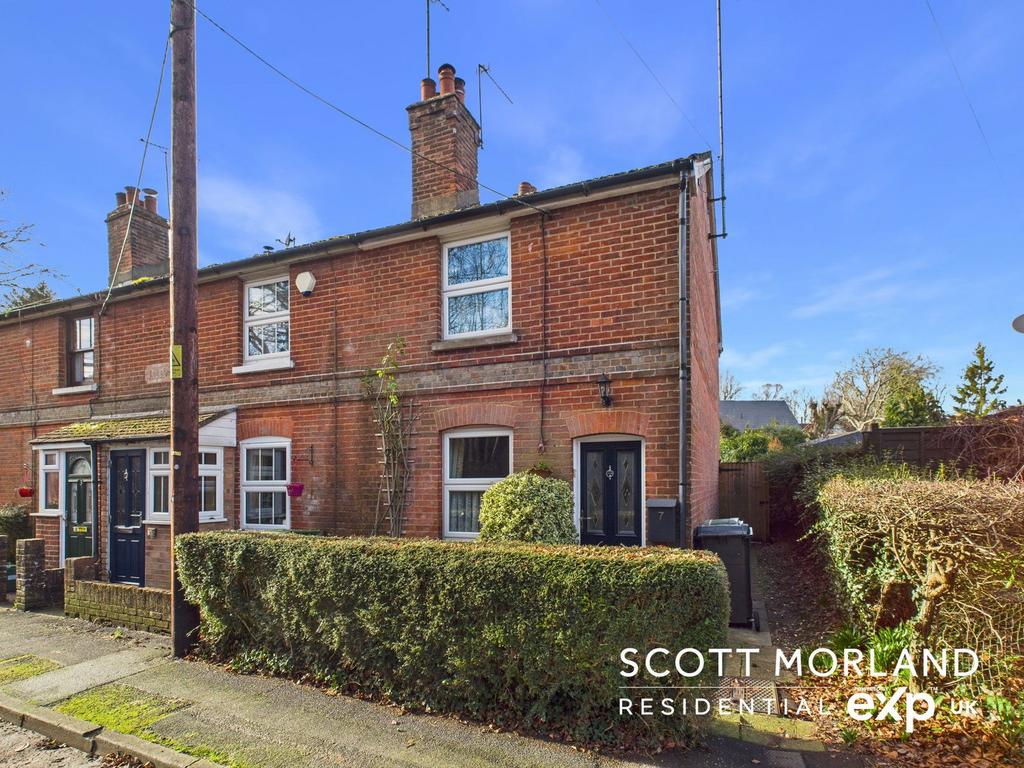 Roman Road, Basingstoke RG23 2 bed end of terrace house for sale - £285,000