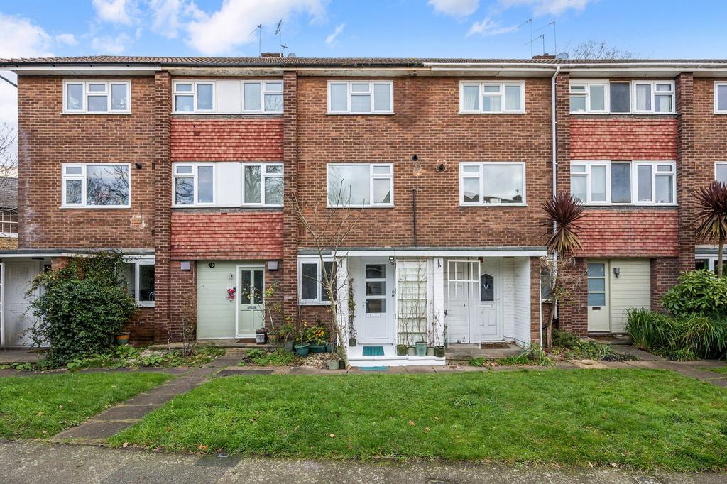 South Terrace, Surbiton KT6 2 bed maisonette - £475,000
