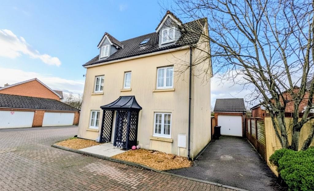 Merthyr Tydfil CF47 4 bed detached house - £323,000