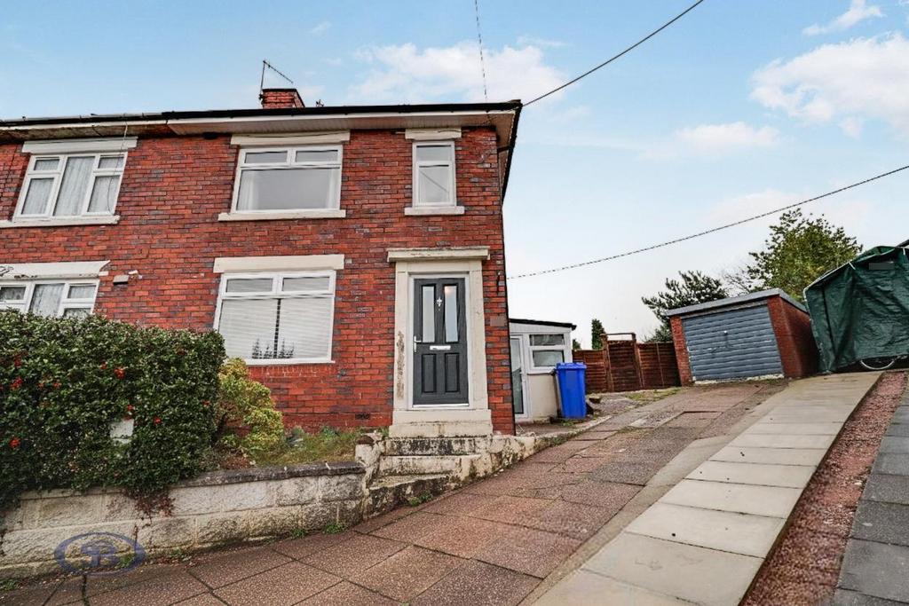 6, Grindley Place, Penkhull... 2 bed semi-detached house - £175,000