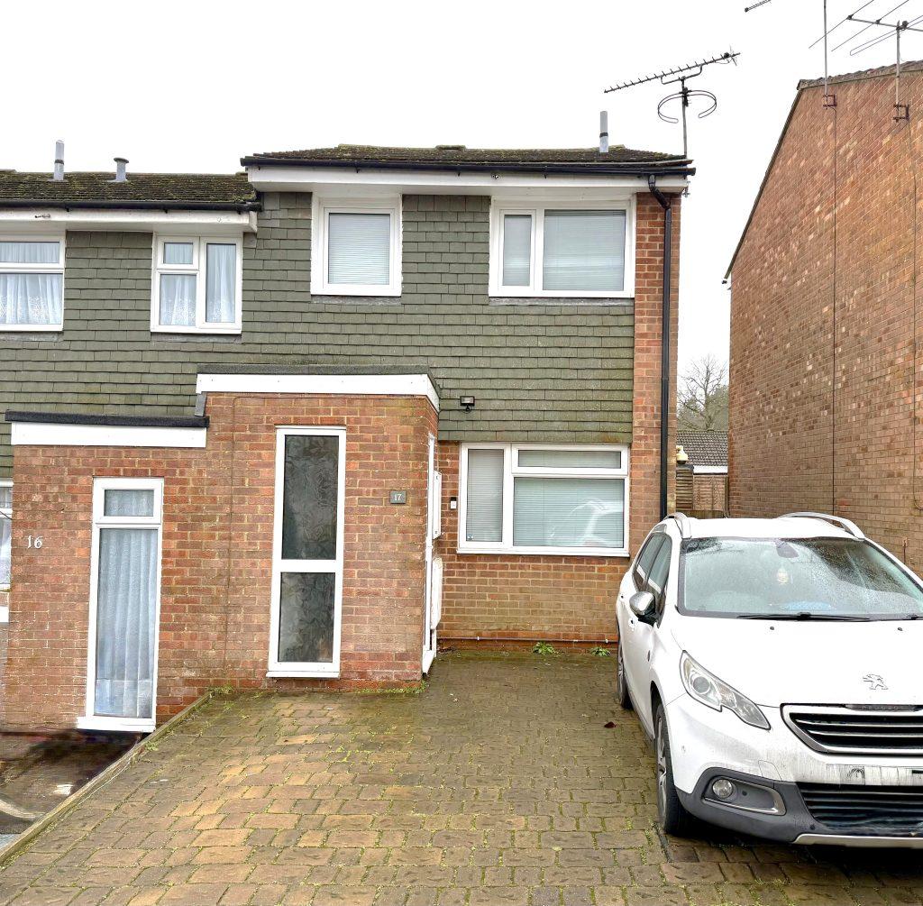 Woodside Close, Bordon GU35 2 bed end of terrace house for sale - £279,000