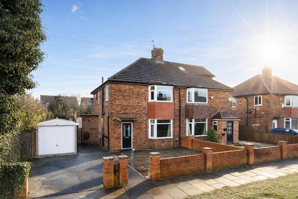 Friars Walk, York 3 bed semi-detached house for sale - £260,000
