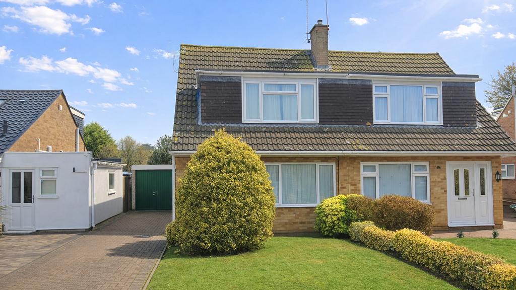 Hunters Chase, Herne Bay, CT6 7BD 3 bed semi-detached house for sale ...