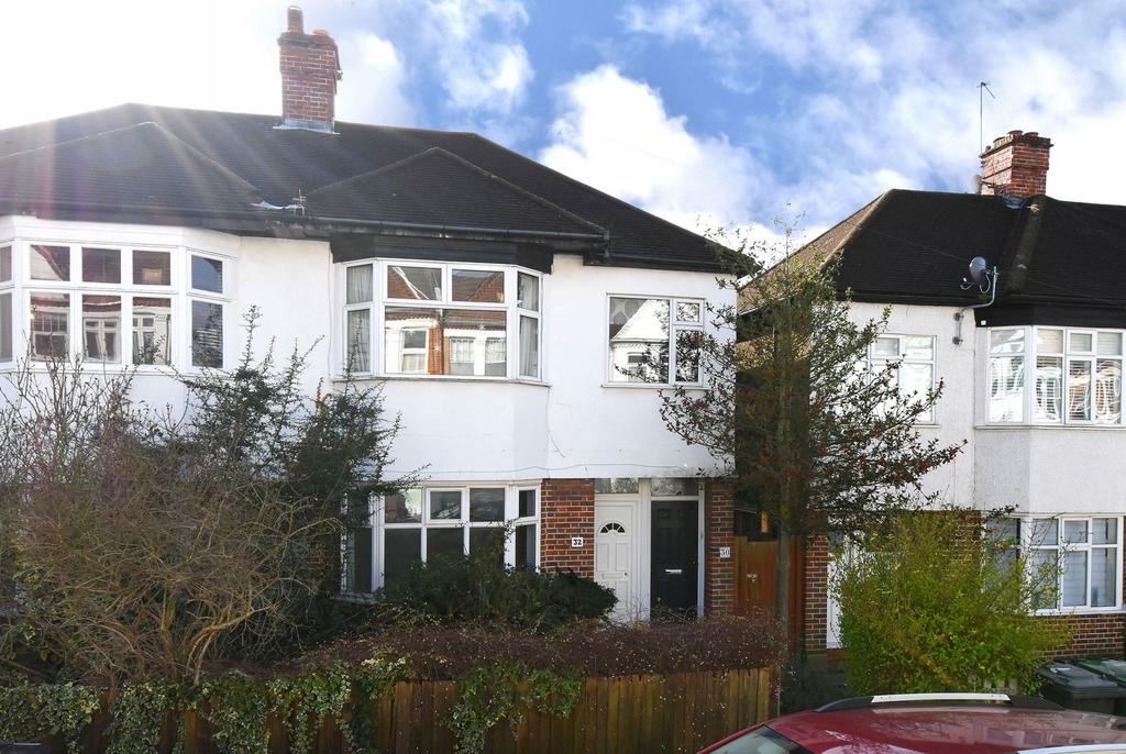Collingtree Road, London, SE26 4QG 2 bed flat - £425,000