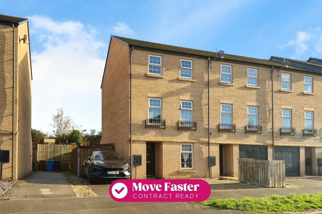 Boothferry Park Halt, Hull, HU4 6AY 3 bed townhouse for sale - £195,000