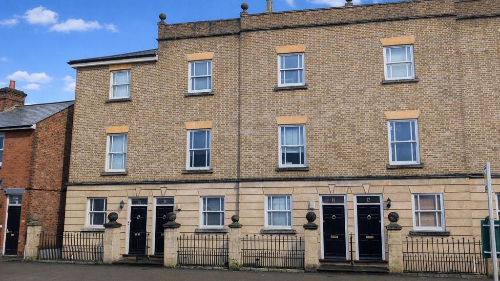 Ware Road, Hertford 3 bed townhouse - £1,995 pcm (£460 pw)