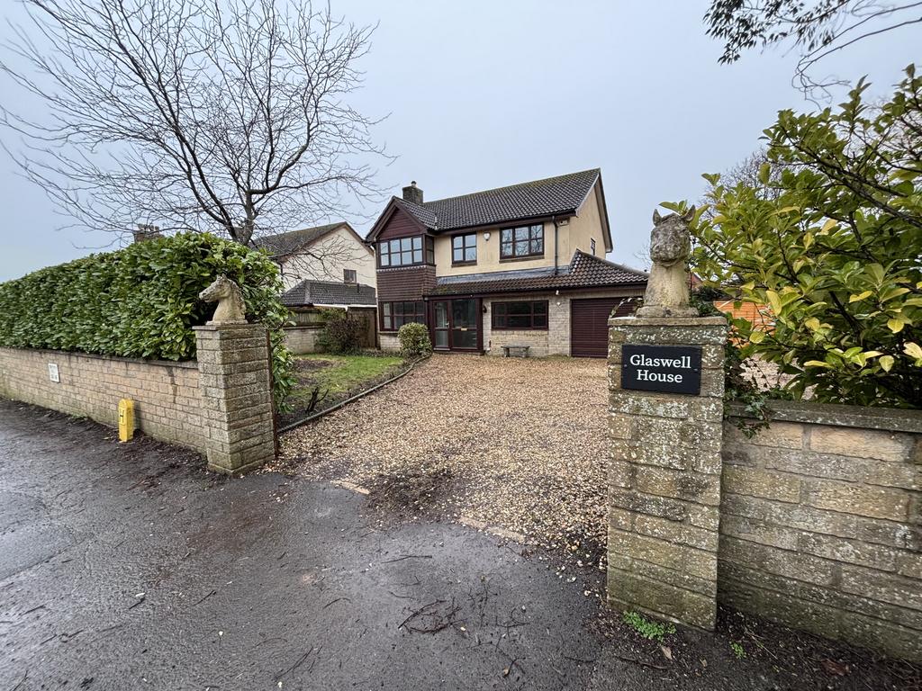 Coxley BA5 5 bed detached house - £2,100 pcm (£485 pw)