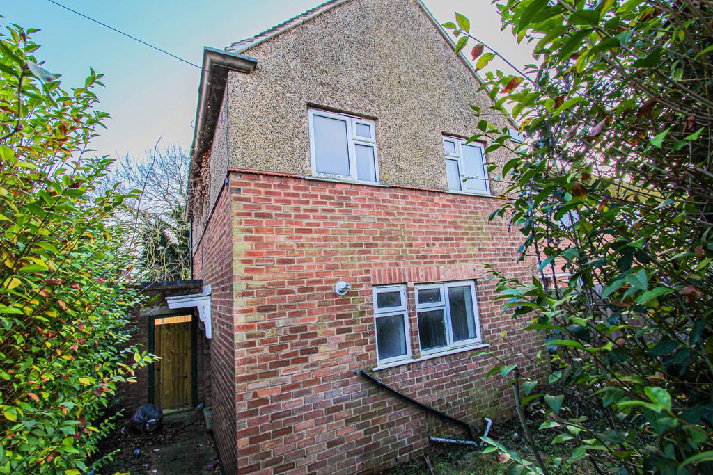 Grombold Avenue, Wellingborough NN9 2 bed end of terrace house for sale ...