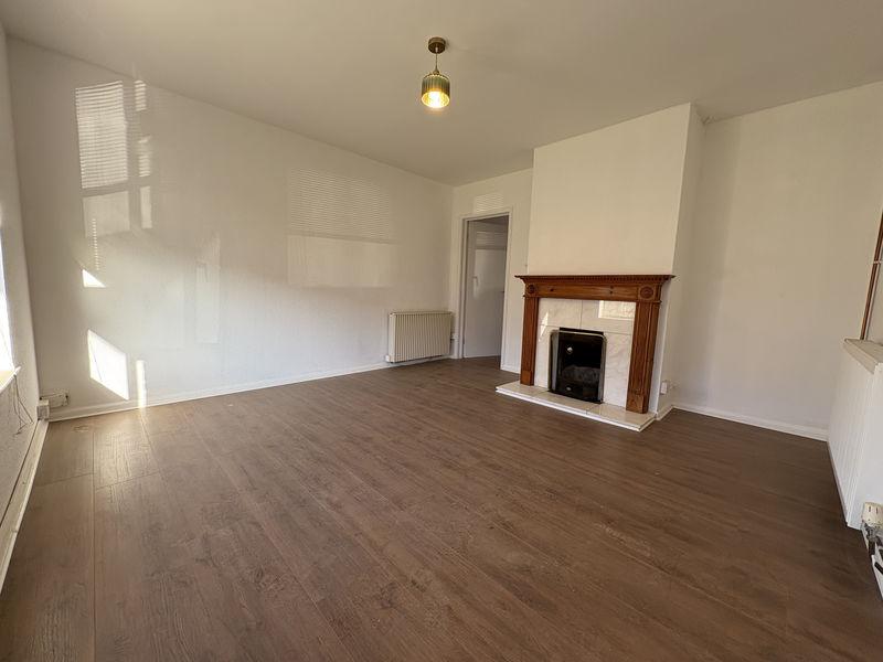 Blumfield Crescent, Slough, SL1 4 bed semi-detached house to rent - £ ...