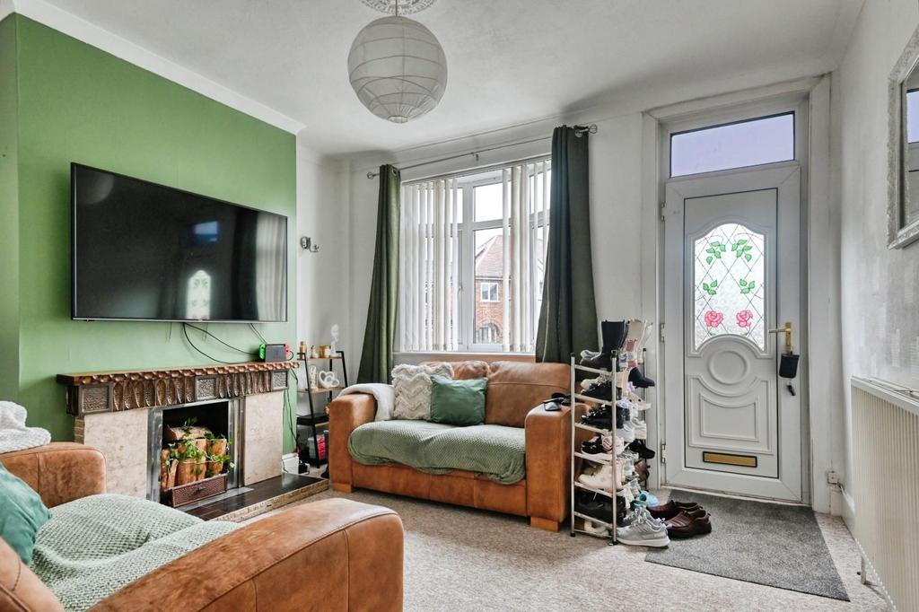 Amington Road, Tamworth, Staffordshire 3 bed terraced house for sale ...